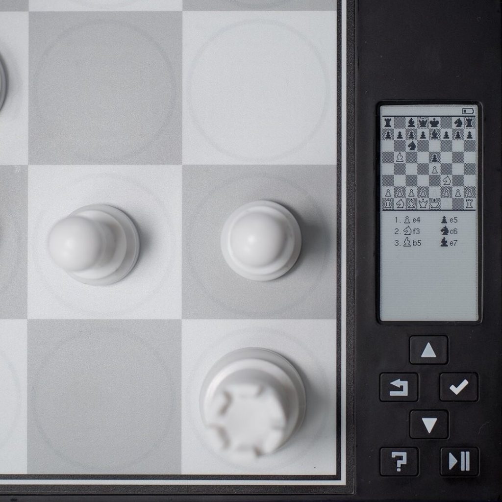 Chess Set - DGT Centaur Chess Computer - Mind Games